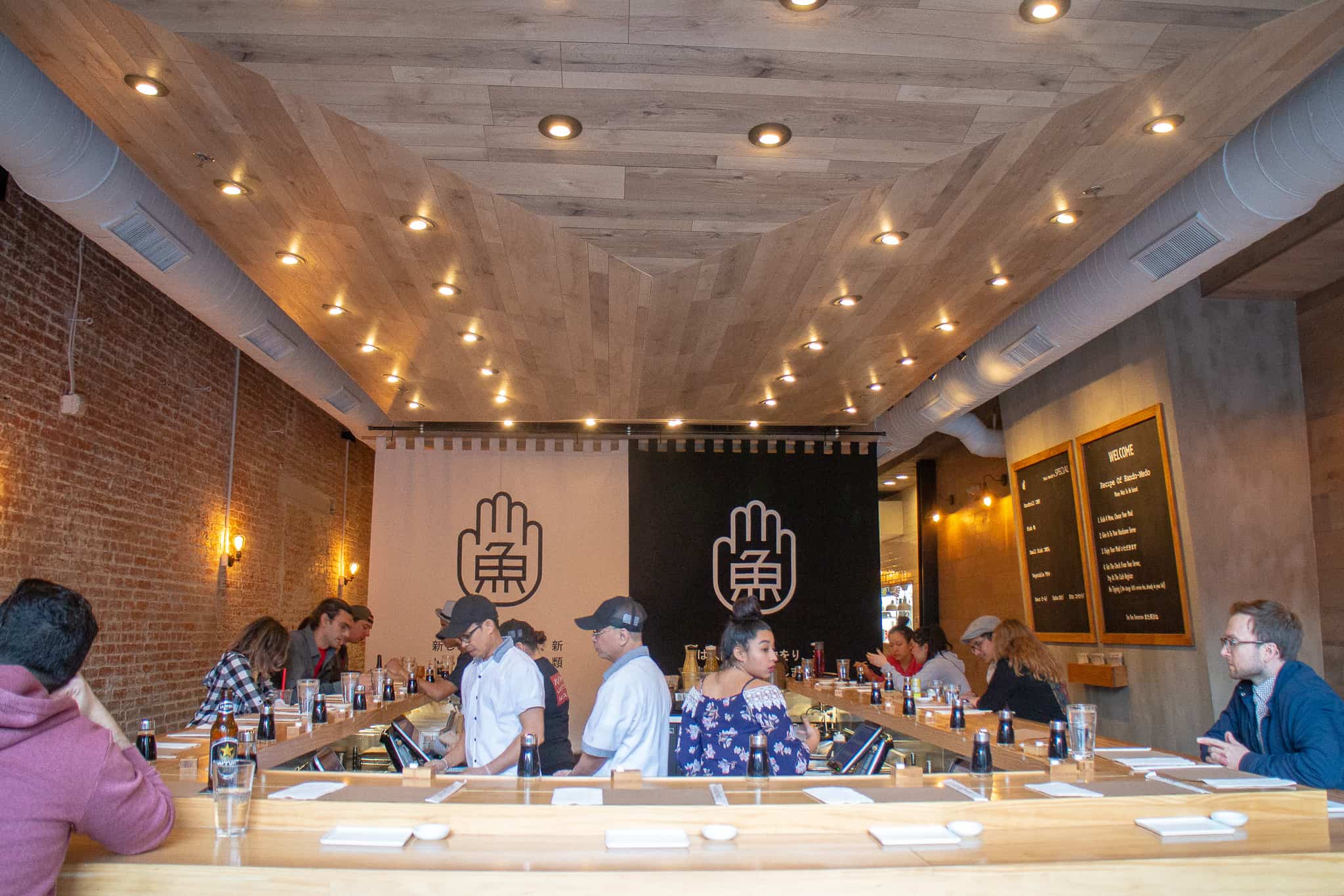 Hando Medo hand roll bar serves sushi in its best form – Bun Bo Bae