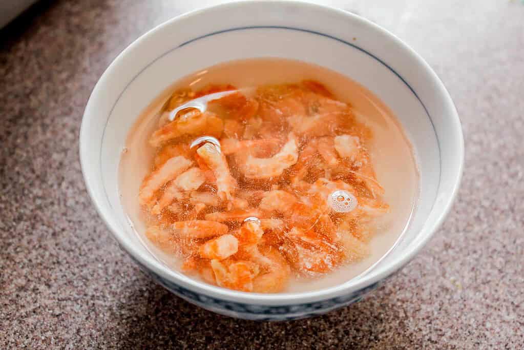 Water chestnut cake with pork topping (Bánh đúc mặn) – Bun Bo Bae