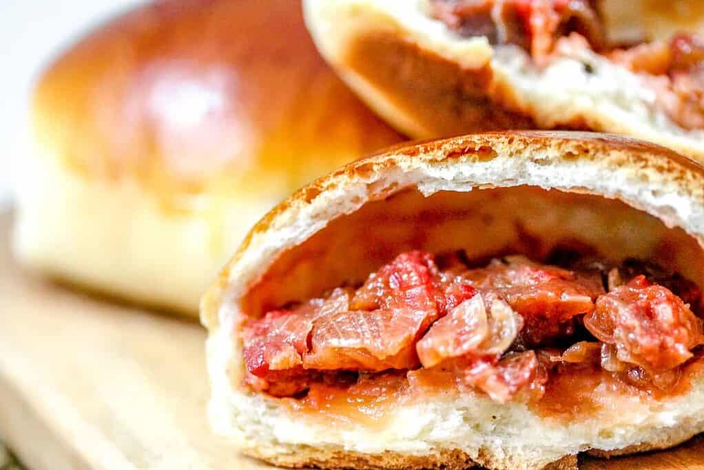 Chinese BBQ Pork Buns / Baked Char Siu Bao (Bánh Mì Ngọt Nhân Xá Xíu ...