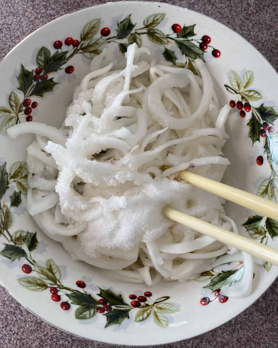 Vietnamese Candied Coconut Ribbons (Mứt Dừa) – Bun Bo Bae