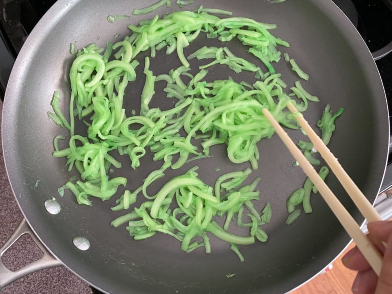 Vietnamese Candied Coconut Ribbons (Mứt Dừa) – Bun Bo Bae