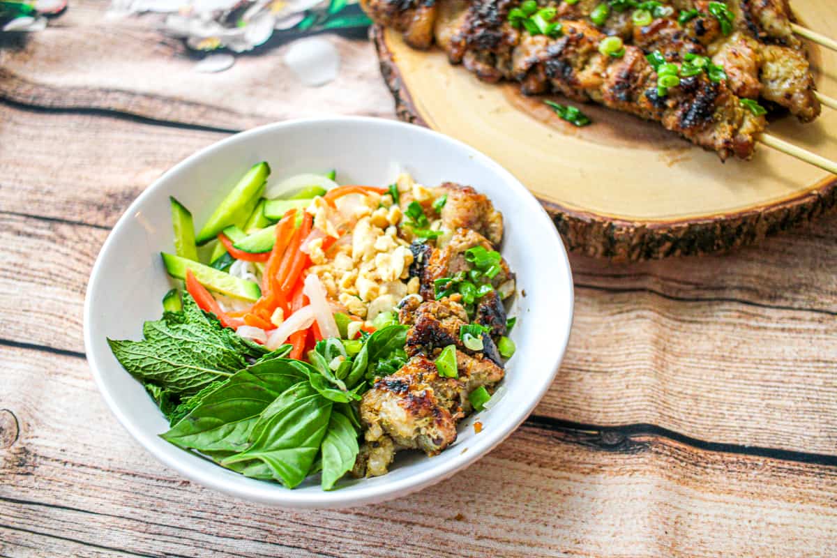 Vietnamese Lemongrass Grilled Pork (Thịt Nướng) – Bun Bo Bae