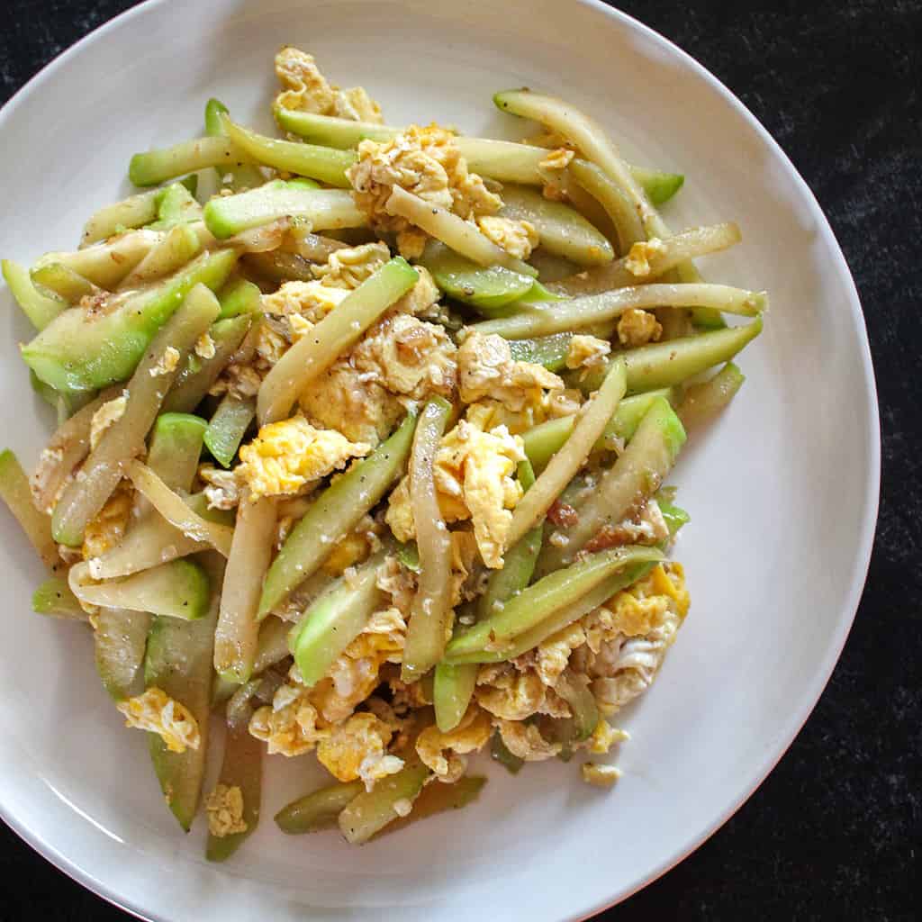 Chayote Squash and Egg Stir Fry (Su Su Xào Trứng) – Bun Bo Bae