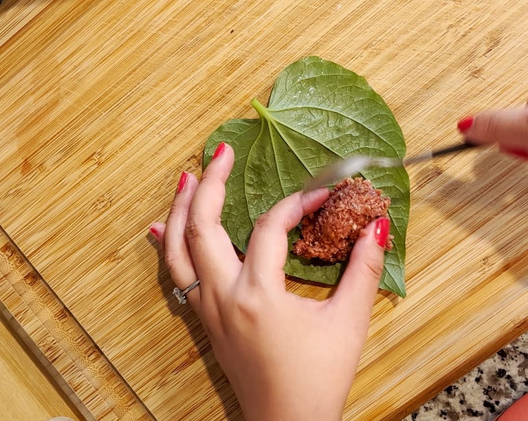 Vietnamese Betel Leaf Wrapped Beef (Bò Cuốn Lá Lốt) – Bun Bo Bae