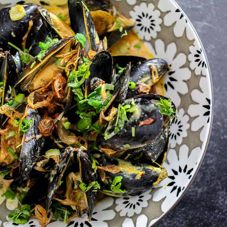 Malaysian Red Curry Mussels (Chem Chép Sốt Cà Ri Đỏ Malaysia) – Bun Bo Bae